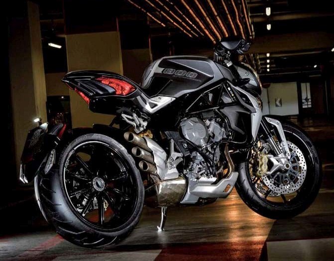 MV Agusta Dragster 800 oficjalnie