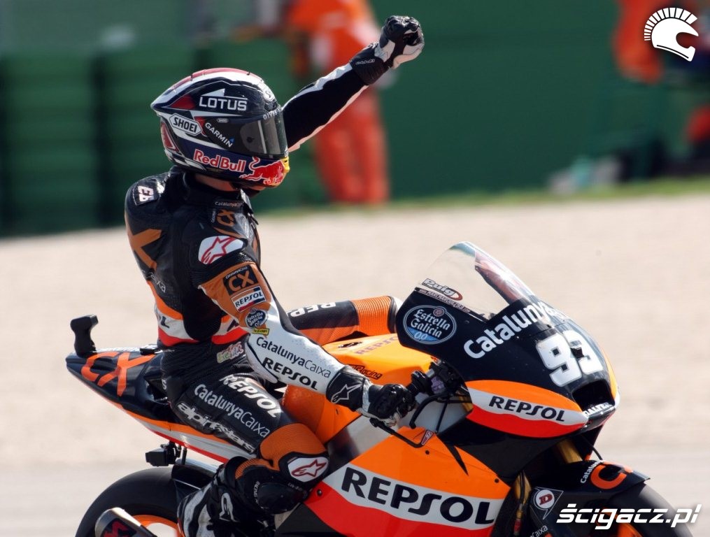 Zdjęcia: Mistrz Swiata Moto 2 Marc Marquez 2012 pozdrawia widzow - Marc ...