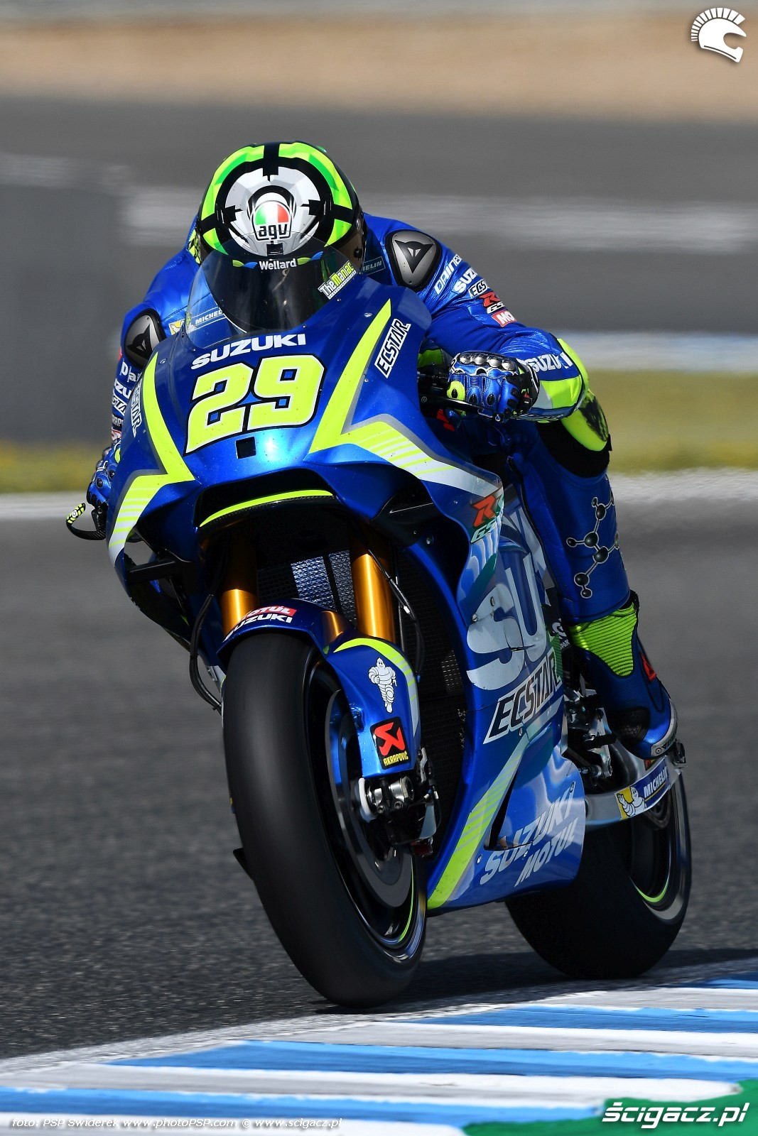 Zdjęcia: MotoGP Jerez Andrea Iannone 29 Suzuki wyscig 5 - MotoGP 2017 ...