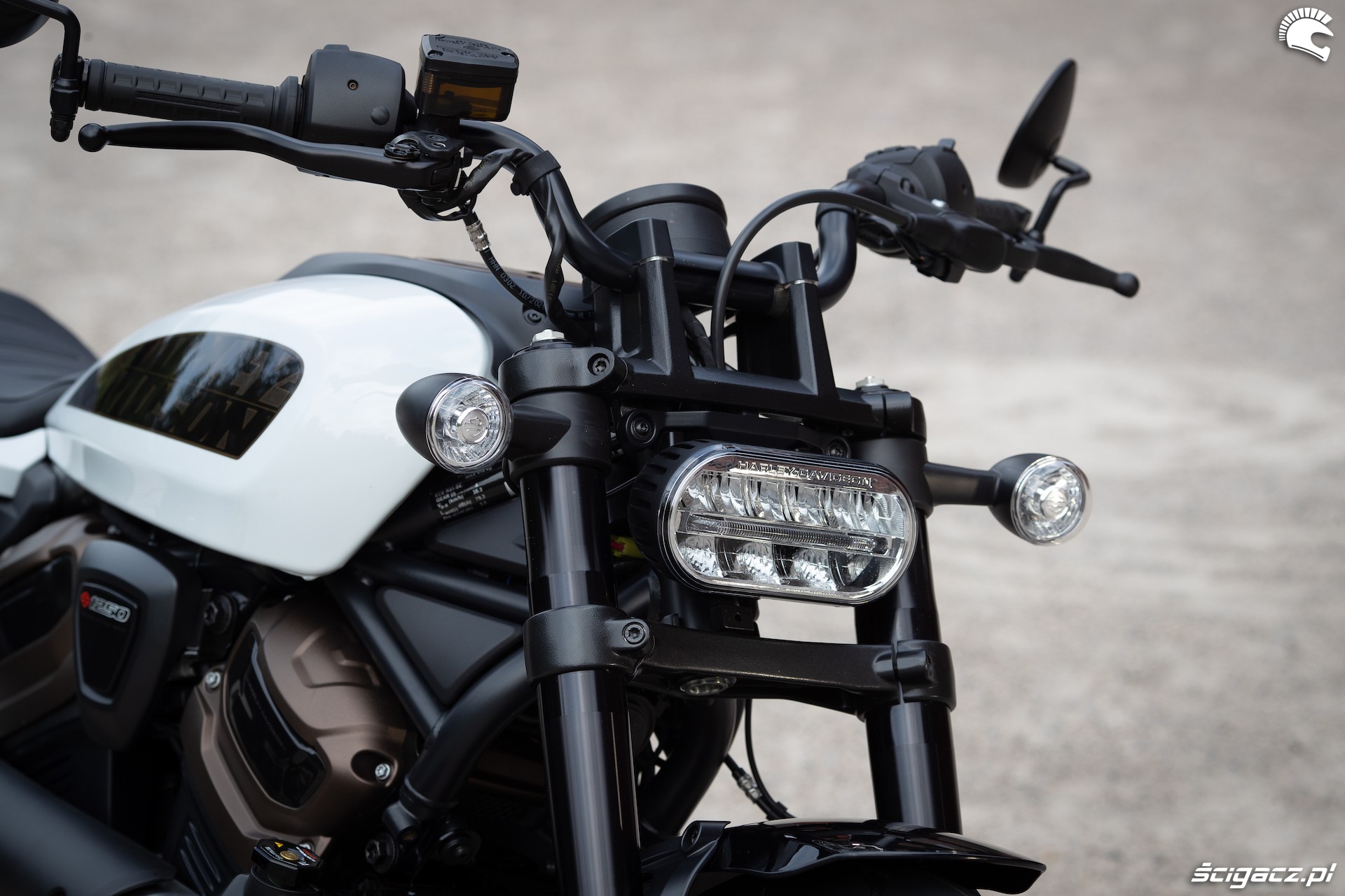 Zdjęcia: 2021 harley davidson sportster s przod reflektor led daymaker ...