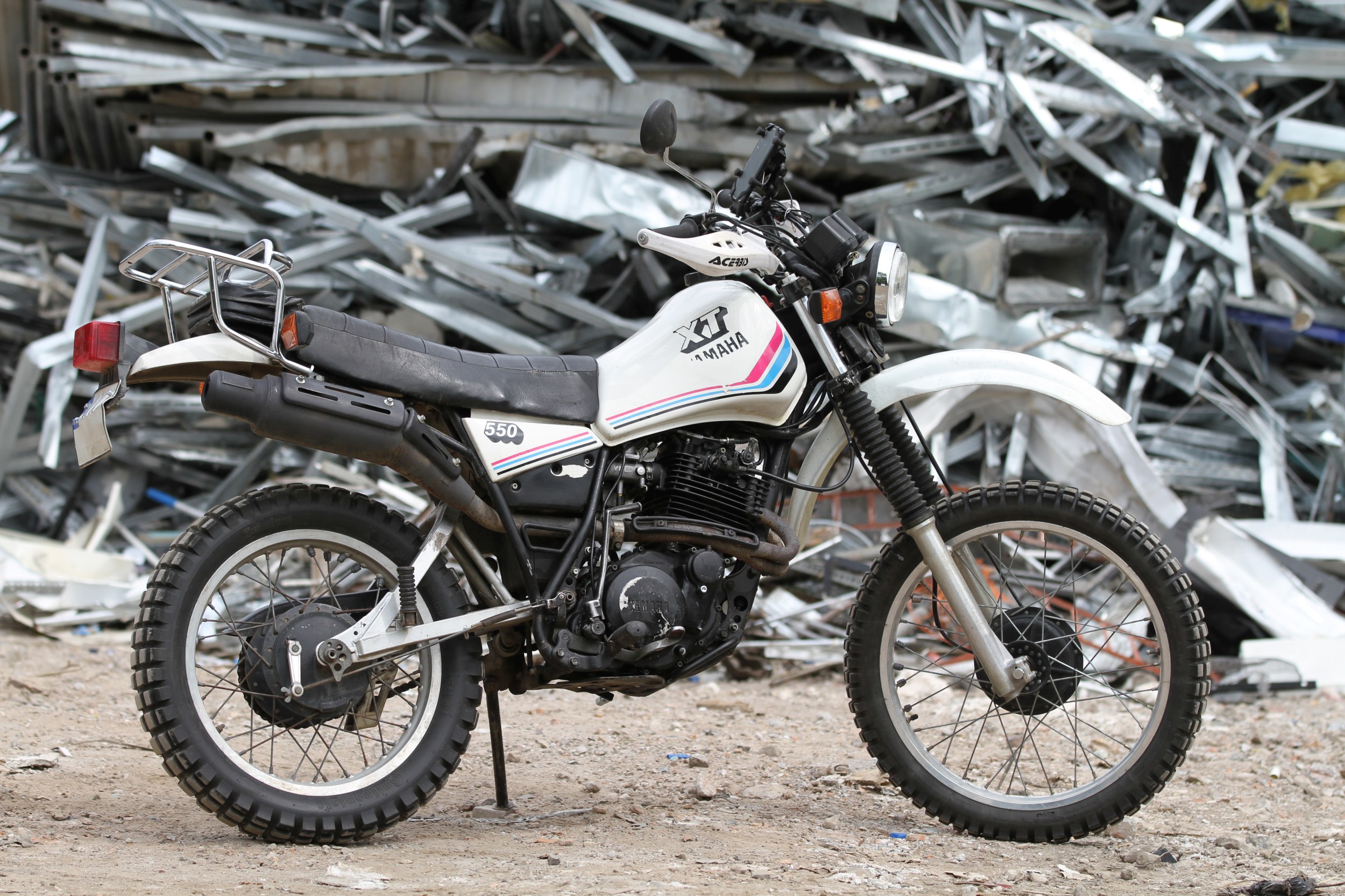 Zdjęcia: 05 Yamaha XT 550 z prawej - Yamaha XT 550 z 1982 roku ...