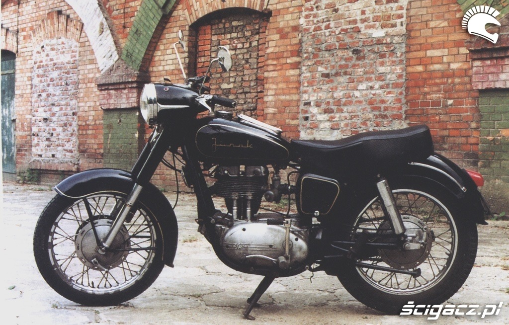 Zdjęcia: Junak M10 - Samochod a motocykl poszukujac odpowiednikow