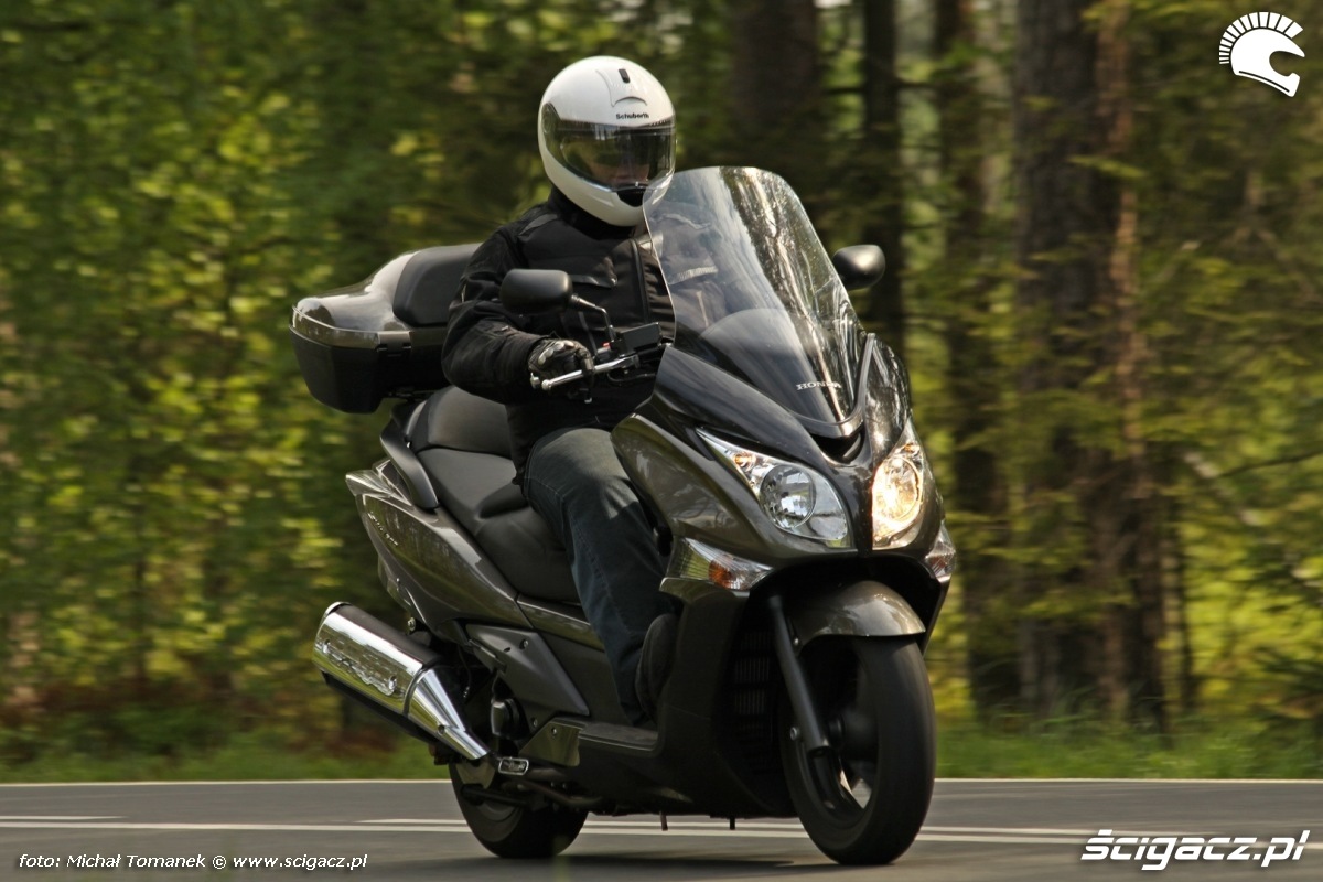 Zdjęcia: jazda przod Honda SWT600 - Honda SW-T600 mini Goldwing