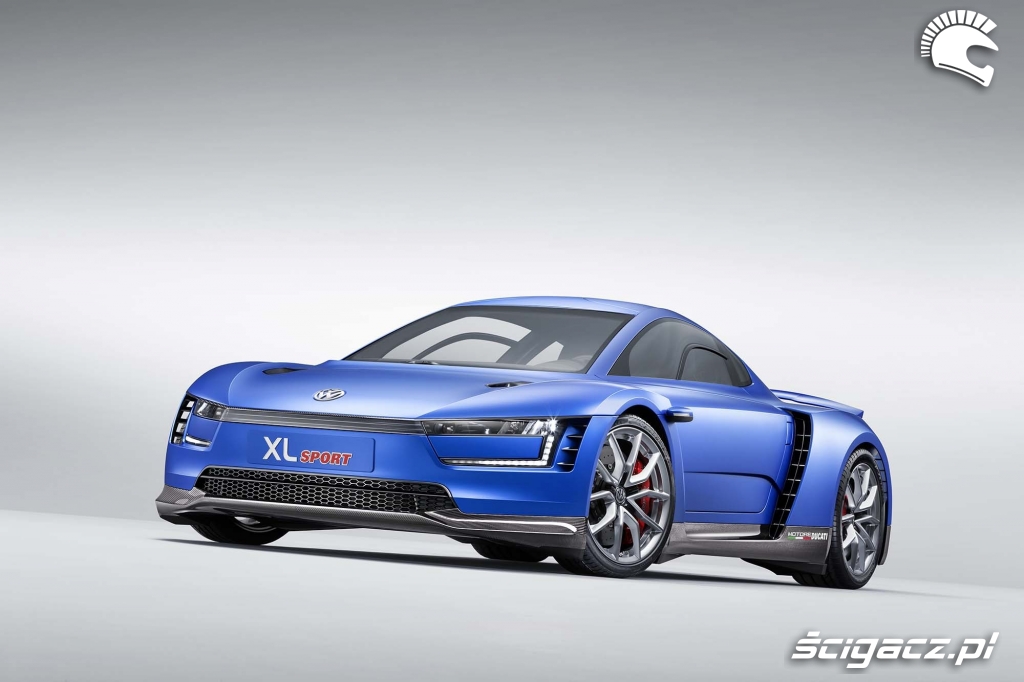 Zdjęcia: przod - Volkswagen prezentuje samochod z silnikiem Ducati